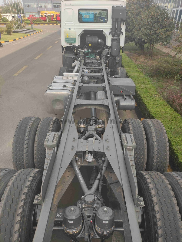 SINOTRUK HOWO 8x4 12 Wheeler Cargo Truck Chassis - Buy 12 wheeler truck ...